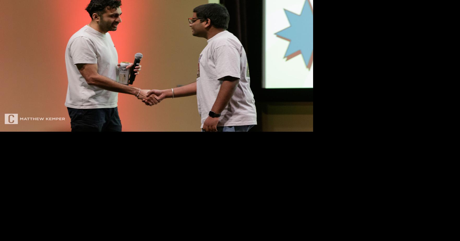 Nimesh Patel Show, Nimesh shaking hands with Shamak Agarwal ...