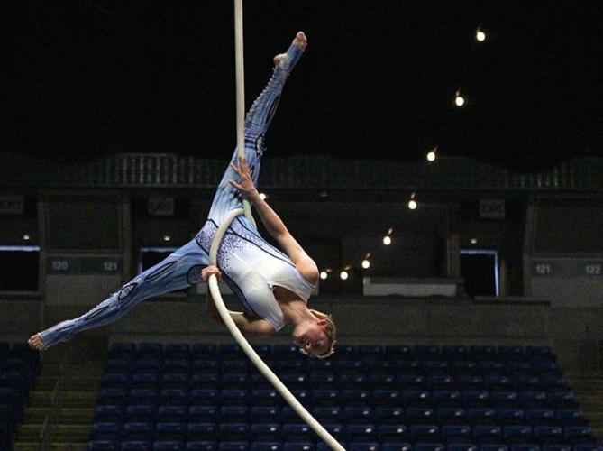 A behind the scene's look at Cirque du Soleil | Archived News | Daily ...