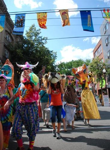 Puppets parade through town | Arts | psucollegian.com