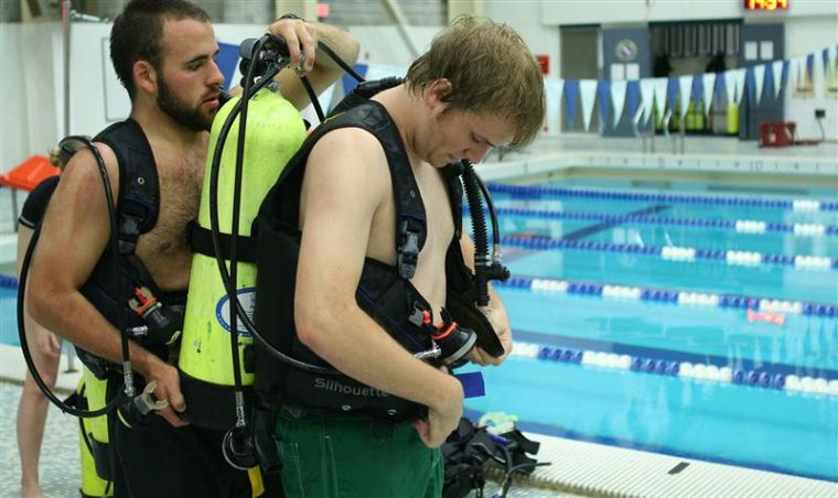 Students dive into class | Archived News | Daily Collegian ...