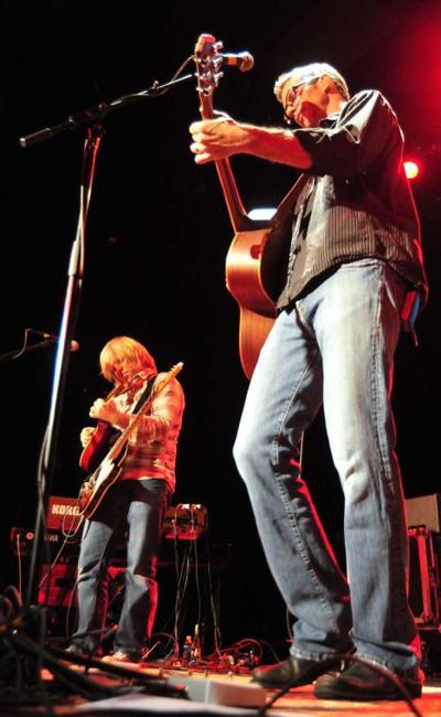 Clarks concert meshes old, new | Arts | psucollegian.com