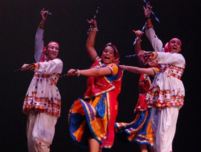 Dandia on Fire brings modern twist to traditional Indian dance ...