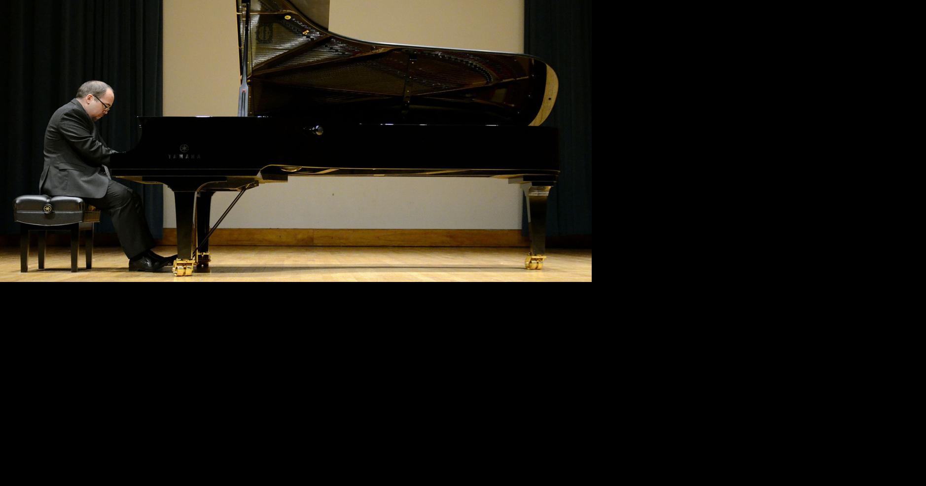 Christopher Guzman performs at Esber Recital Hall | Arts | psucollegian.com