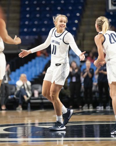 SEE IT: Penn State athletes participate in TikTok 'pose challenge ...