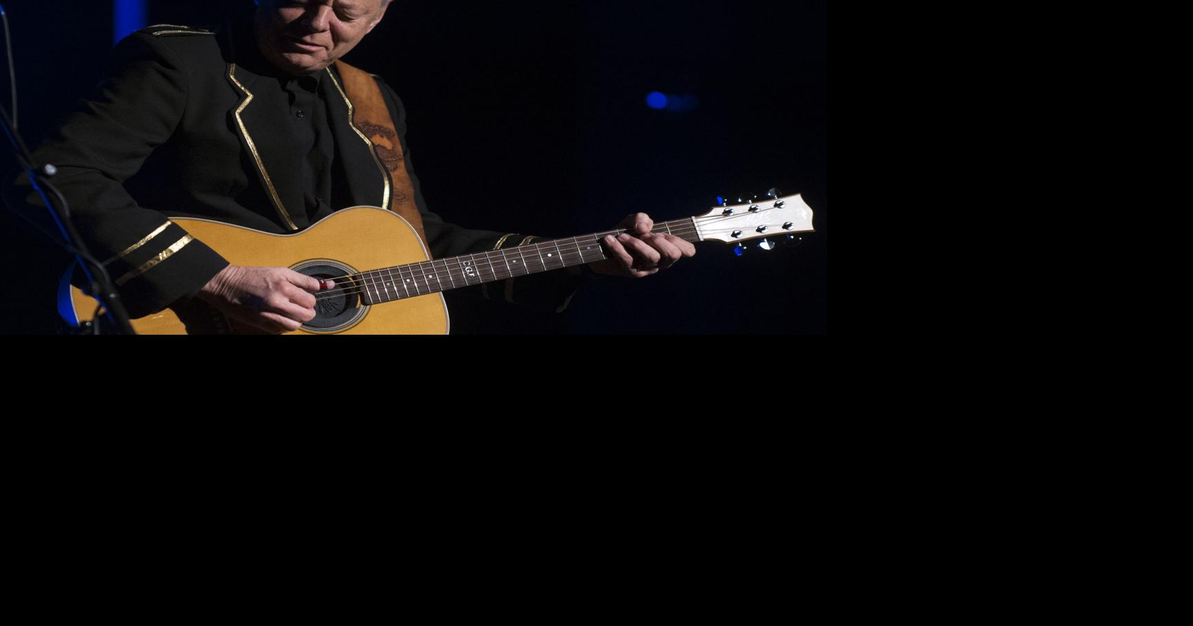 Australian guitarist, singer/songwriter Tommy Emmanuel Performs at the ...