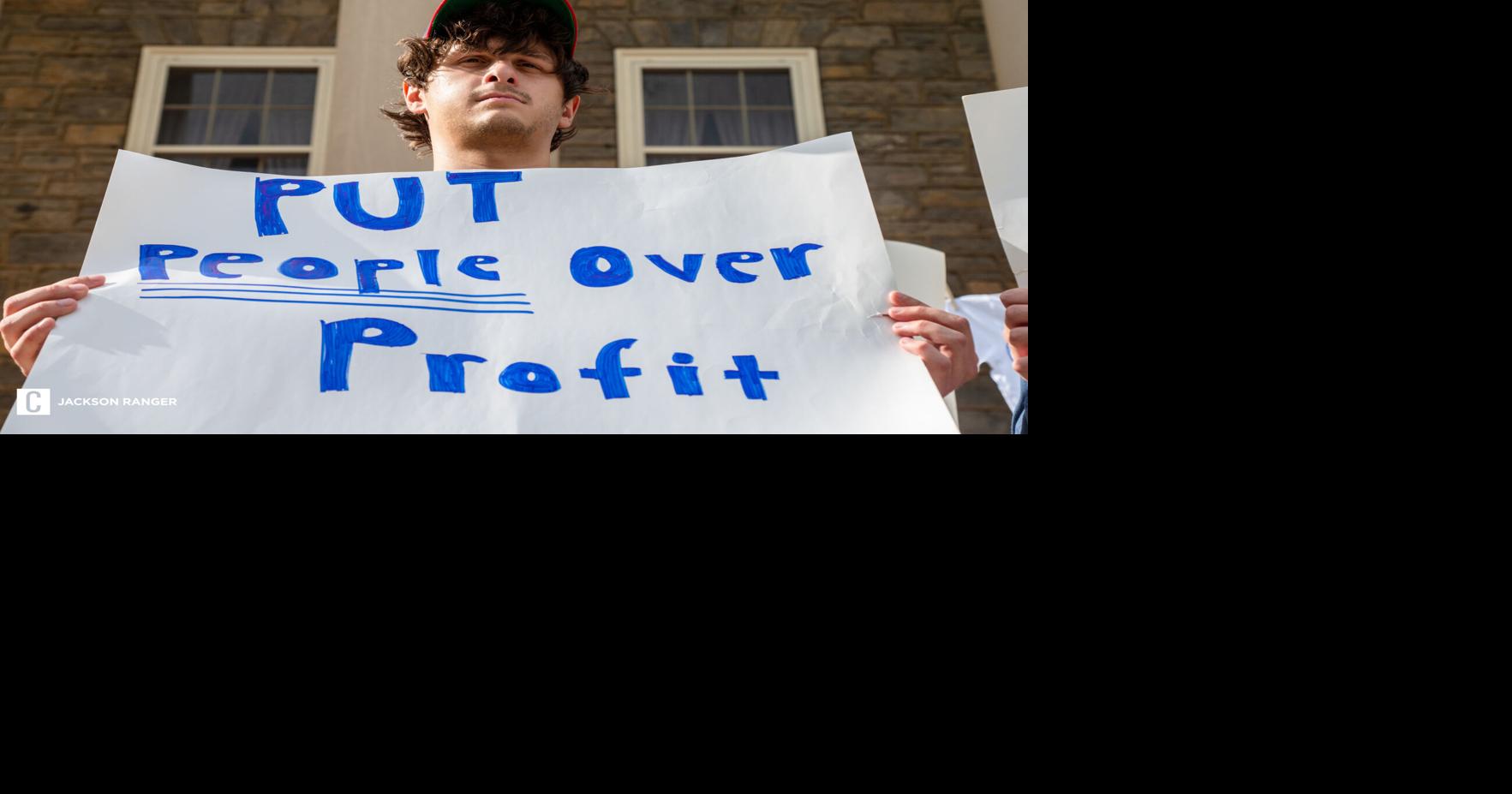 SCDS Workers' Rights Protest, Sign | | psucollegian.com