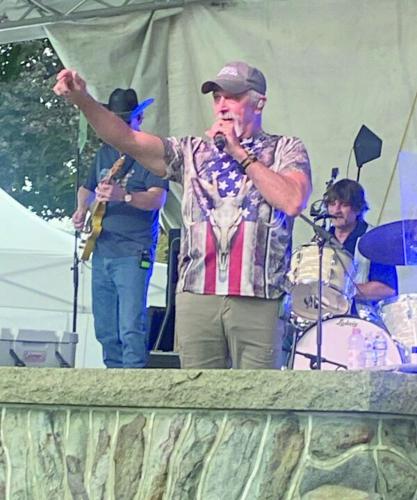 Aaron Tippin performs, Lions Car Cruise-In held at Festival in the Park ...