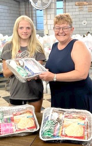 4-H service project benefits Cross Town food pantry | News ...