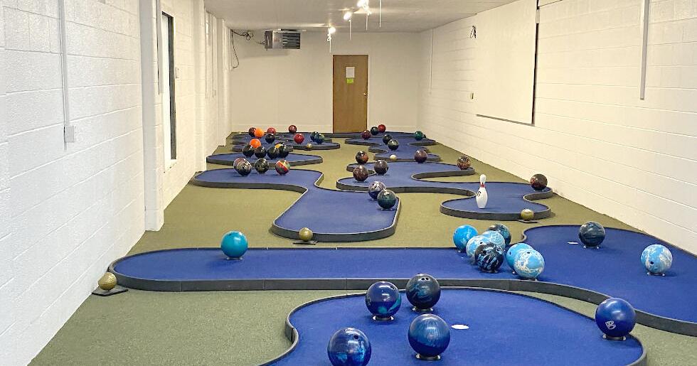 Groundhog Lanes adds indoor mini golf | News | punxsutawneyspirit.com