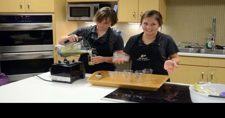 Demo Kitchen helps students learn to cook for themselves | Features ...
