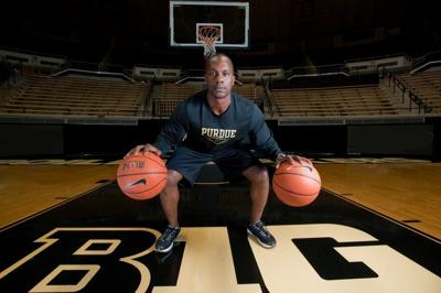 European experience benefits Lowe, basketball program | Sports ...