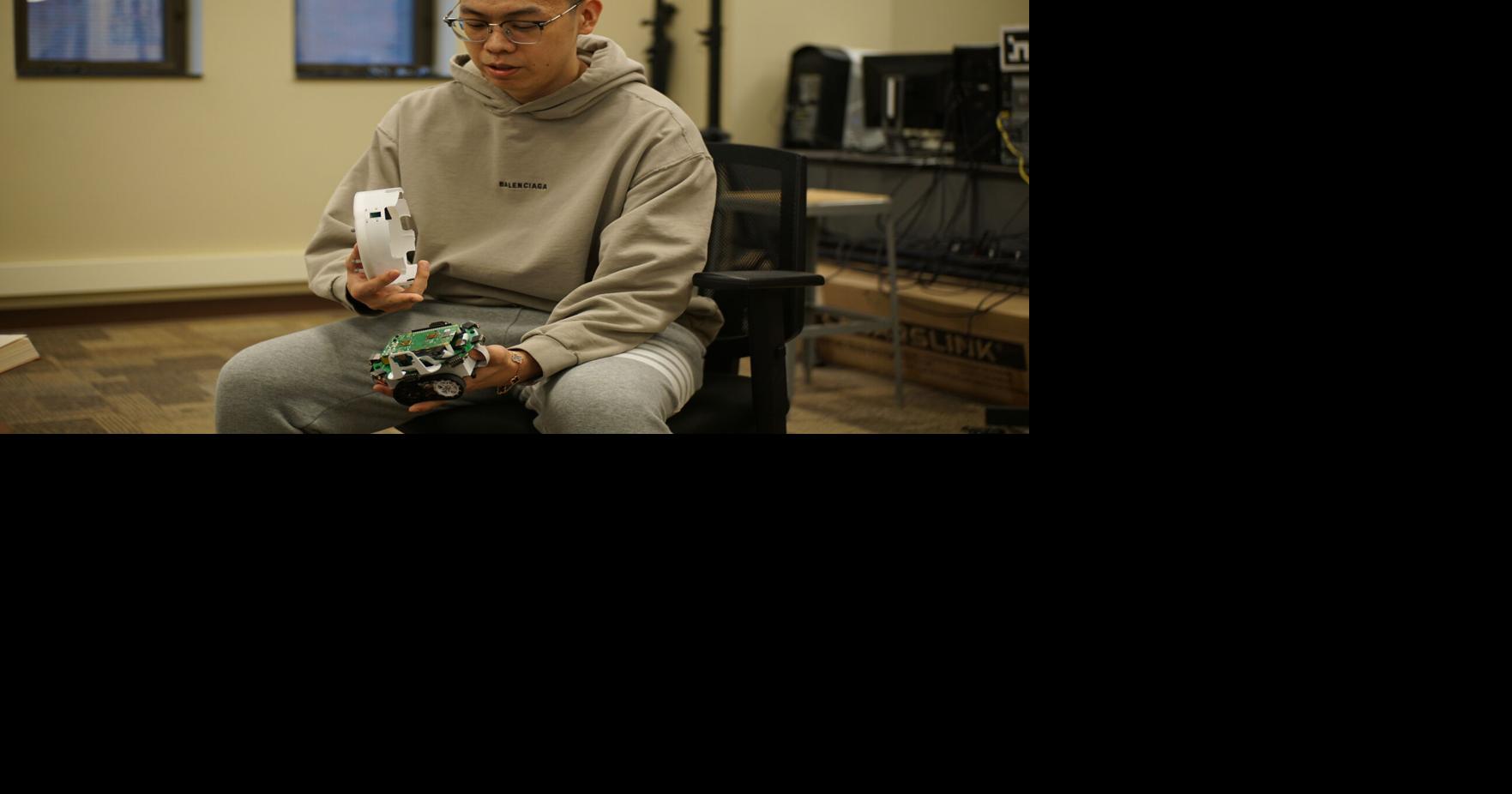 1/25/24 Ruiqi Wang shows open source robotics build | Campus ...