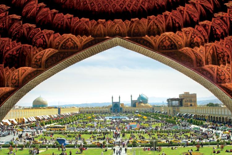 Widening the lens: Iran Beyond Politics | Features | purdueexponent.org