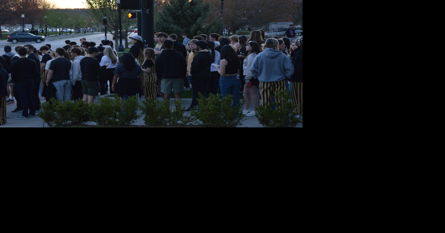 Students pack Mackey for watch party | Campus | purdueexponent.org