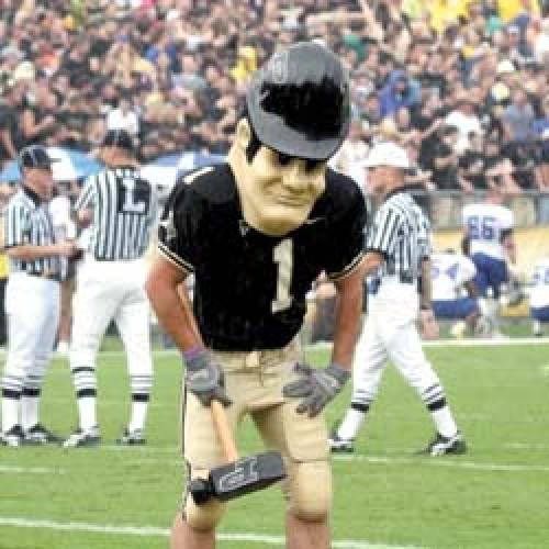 Purdue Petes tell all about the mascot behind the giant head | Features ...