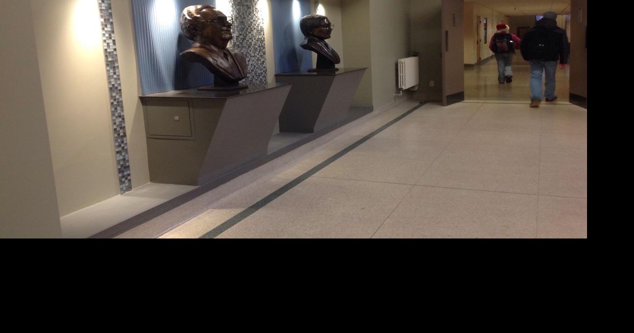 12/8/14 Wetherill Statues | | purdueexponent.org