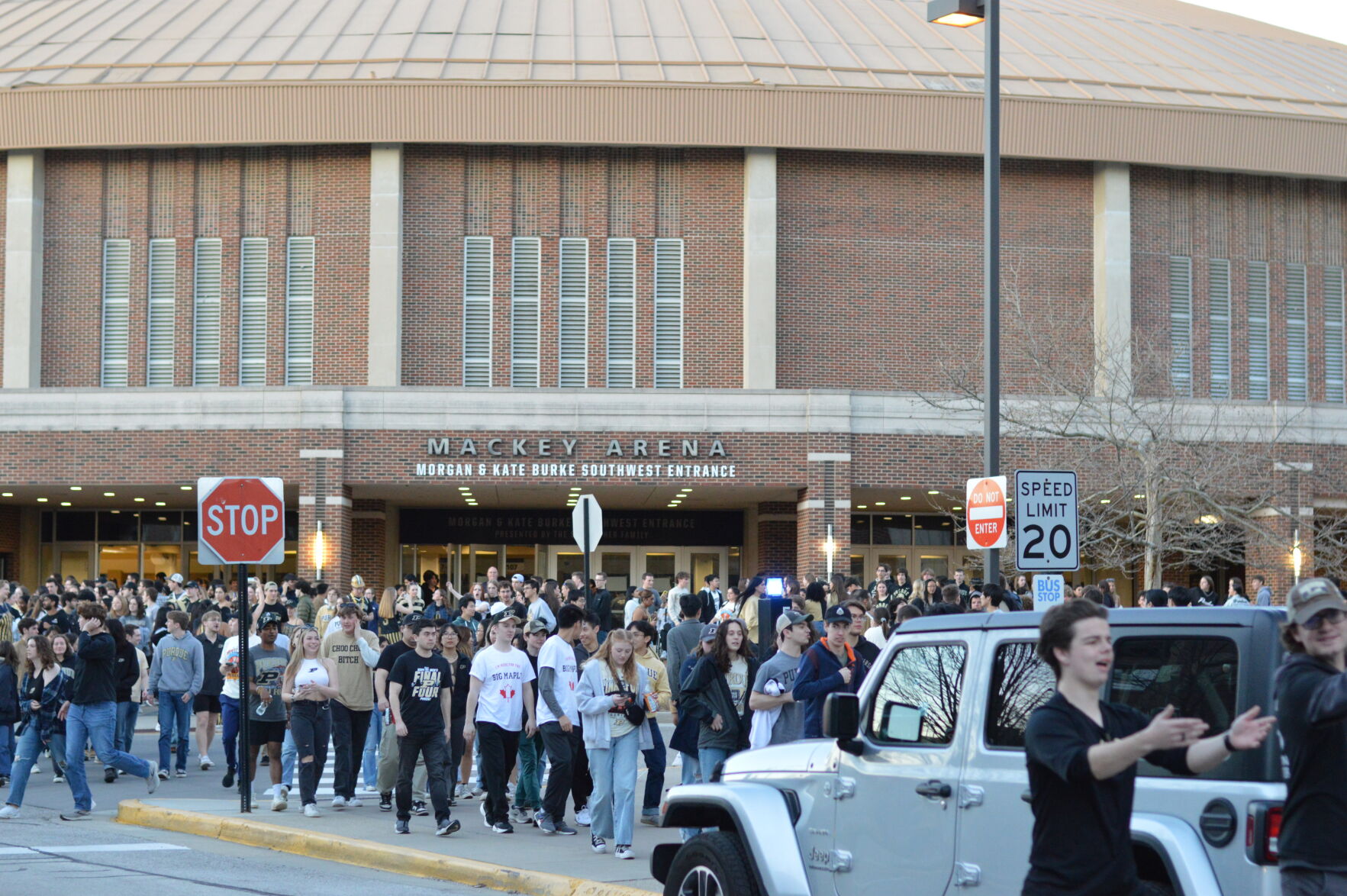 Students pack Mackey for watch party | Campus | purdueexponent.org
