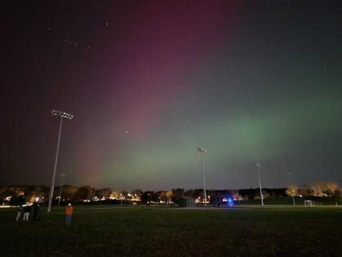 Purdue students gather to see Northern Lights from campus | Campus ...