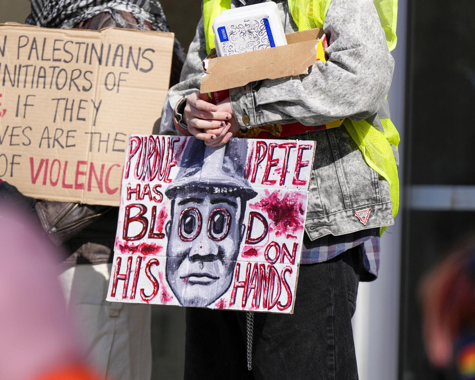 Students protest Lockheed Martin | Campus | purdueexponent.org