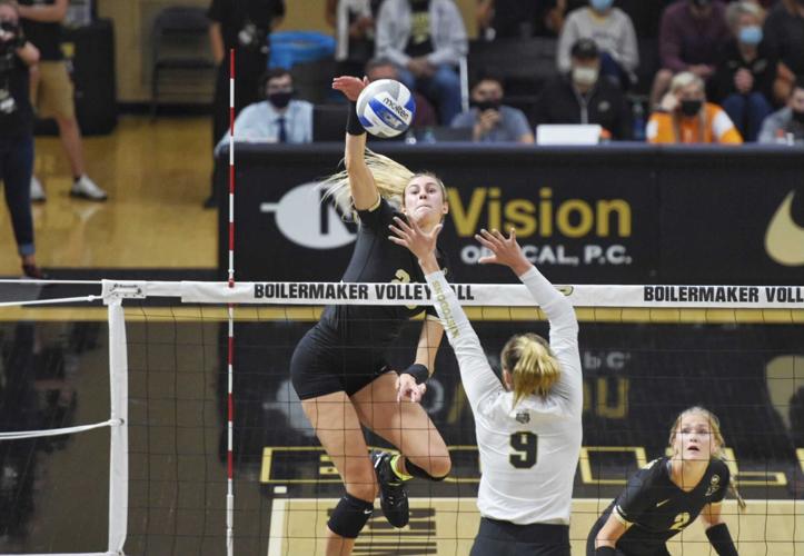 Purdue Volleyball: Quick work in Holloway | Volleyball | purdueexponent.org