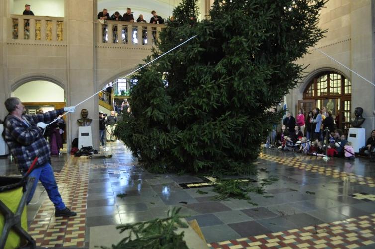 Dec. 5 Christmas Tree Raising Purdue Memorial Union | Campus ...
