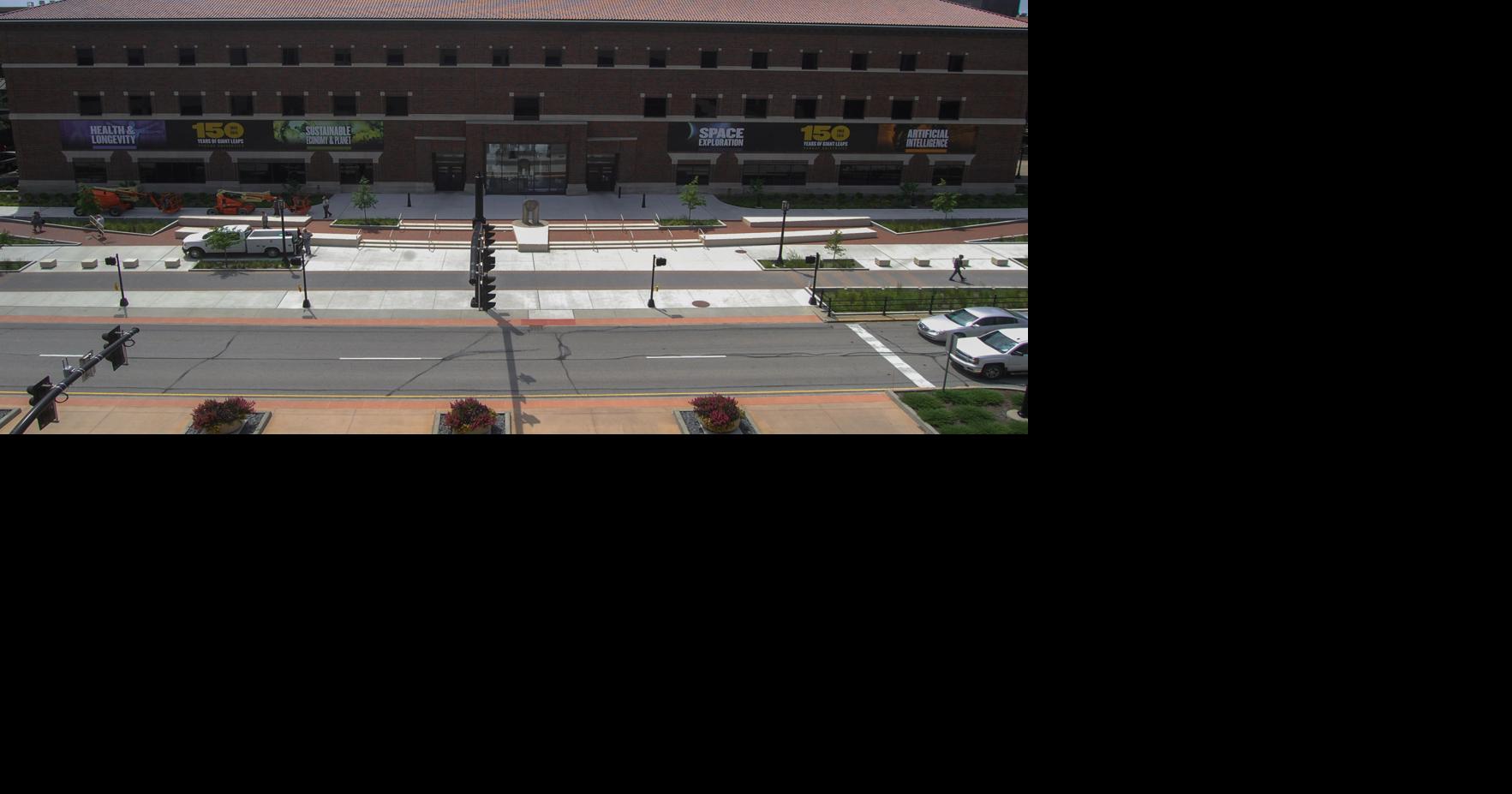 8/9/18 150 Anniversary banners on MSEE building | Campus ...