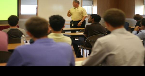 Recruiters, students talk about ways to succeed at Industrial ...