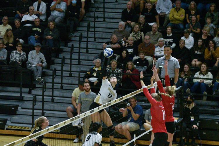 No. 5 Purdue volleyball rolls past Scarlet Knights 3-0 | Volleyball ...