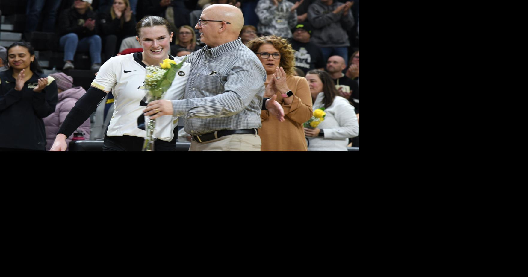 11/18/22 Purdue Volleyball Senior Night | Gallery | purdueexponent.org