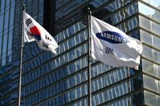 Oil sinks and stocks rally on peace hopes, Samsung tops $1 trillion ...