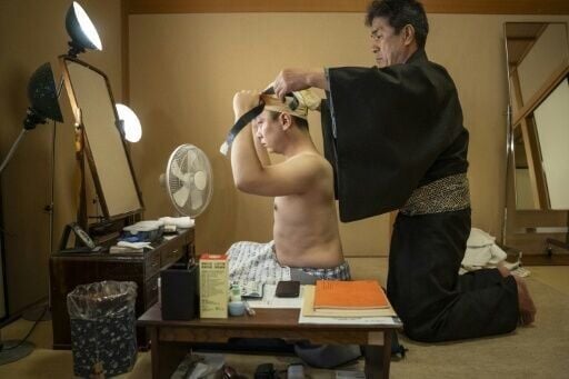 'Dancing in their hands': Japan wig masters set stage alive | National ...