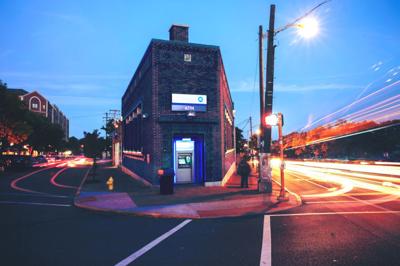 Bank stands as symbol of historical design | Features | purdueexponent.org