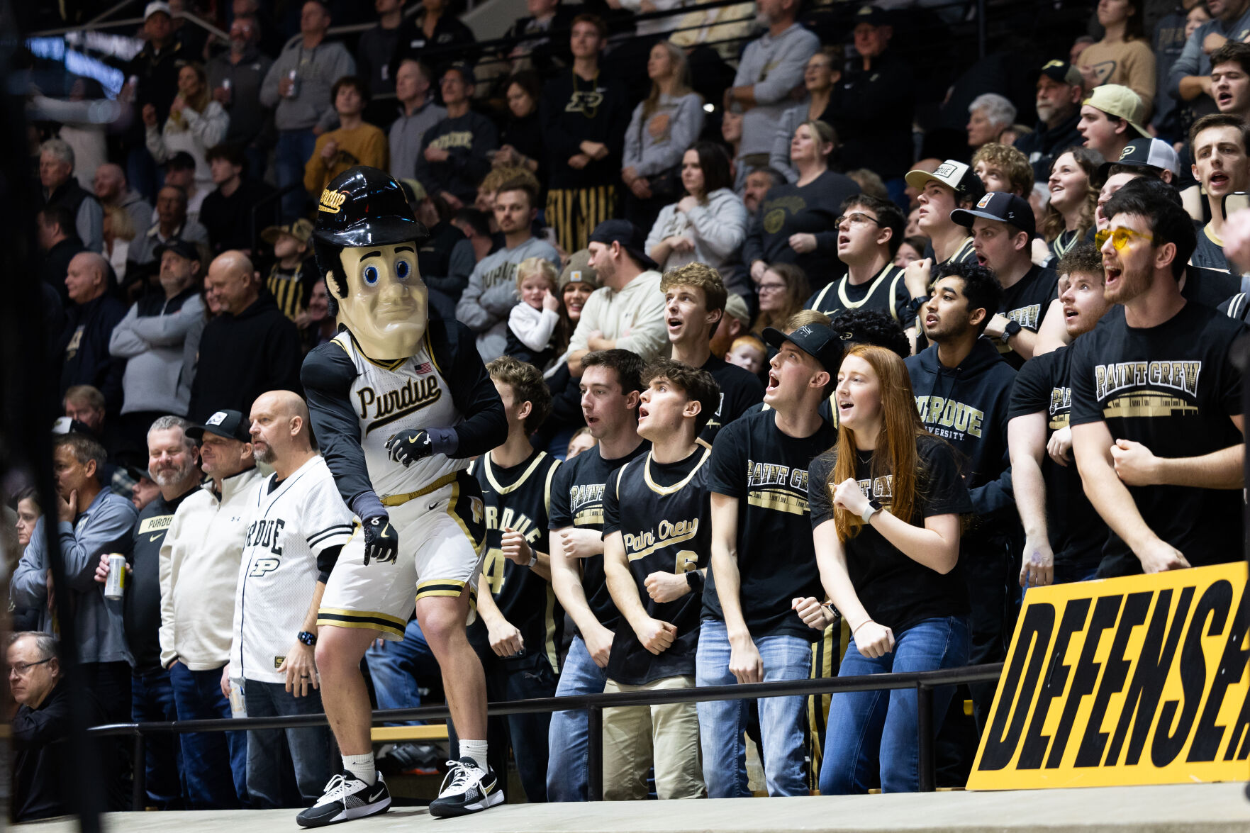 How the Paint Crew colors Mackey black and gold | Men's Basketball ...