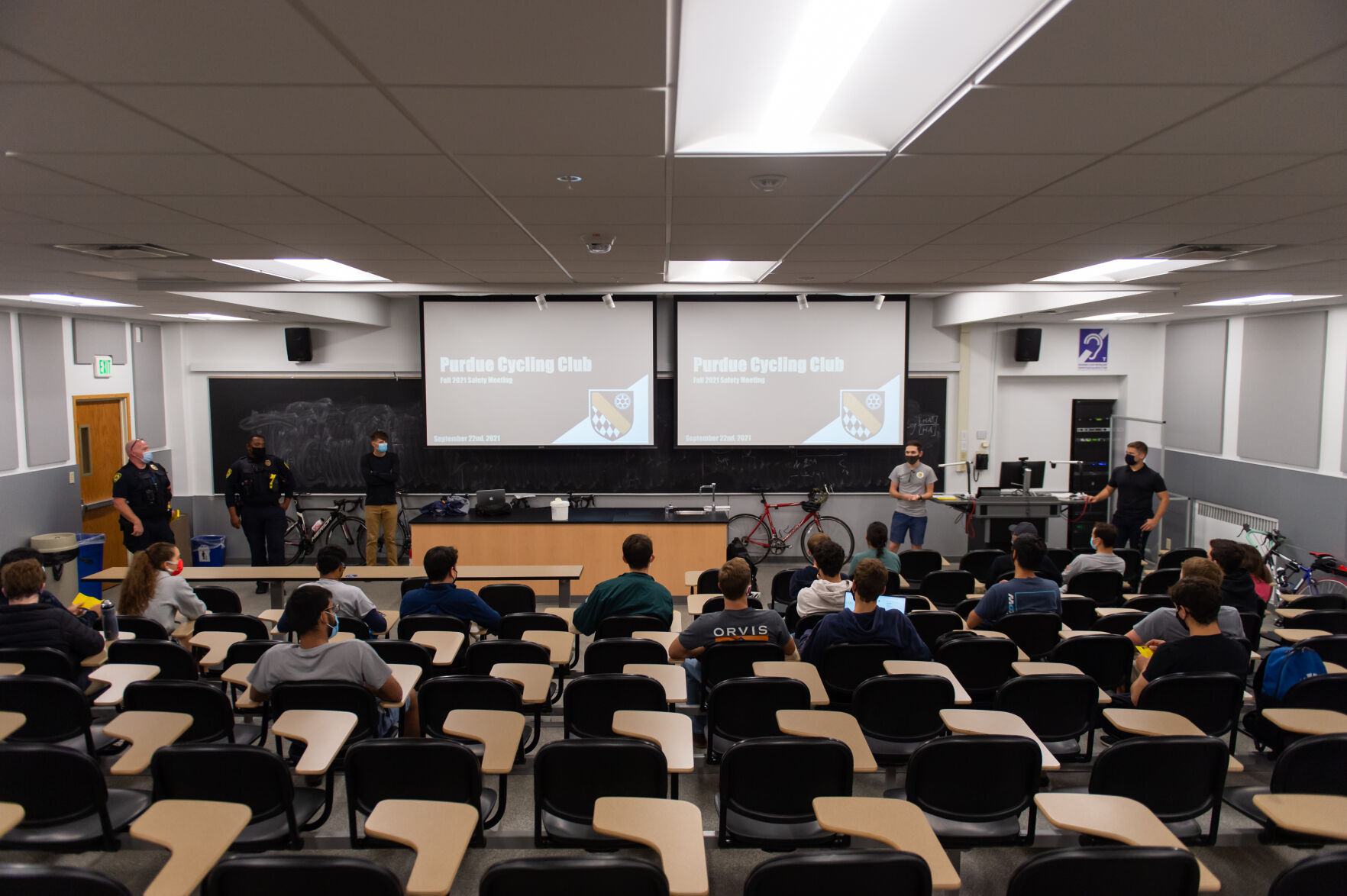 Crowded paths create problems between cyclists and pedestrians | Campus ...