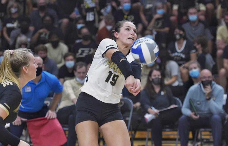 Purdue Volleyball: Quick work in Holloway | Volleyball | purdueexponent.org