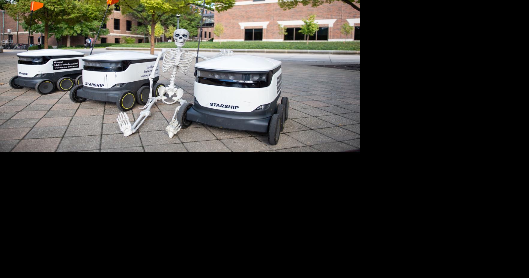 10/26/21 Eugene Campus Tour, Eugene hangs out with Starships | Campus ...