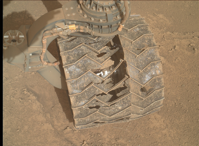 Flat tire in space? Mars rover has damaged wheel | National ...