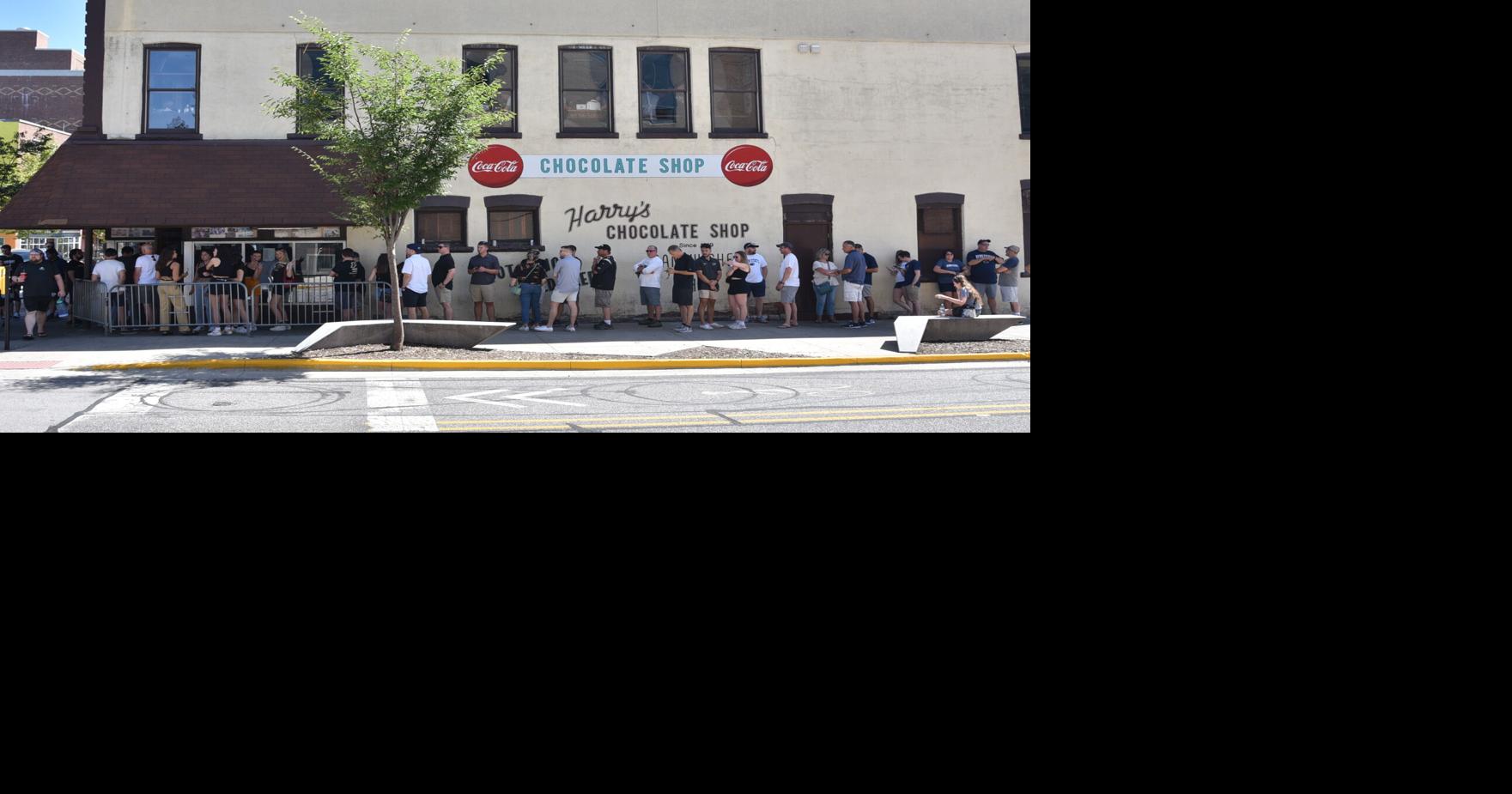 Boilers and Lions partcipate in breakfast club, line outside of Harry's ...