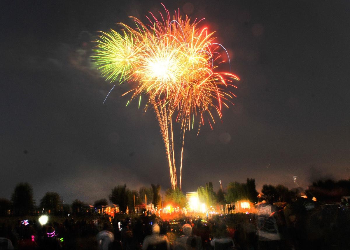 Blow up Illinois fireworks ban | Columnists | qconline.com