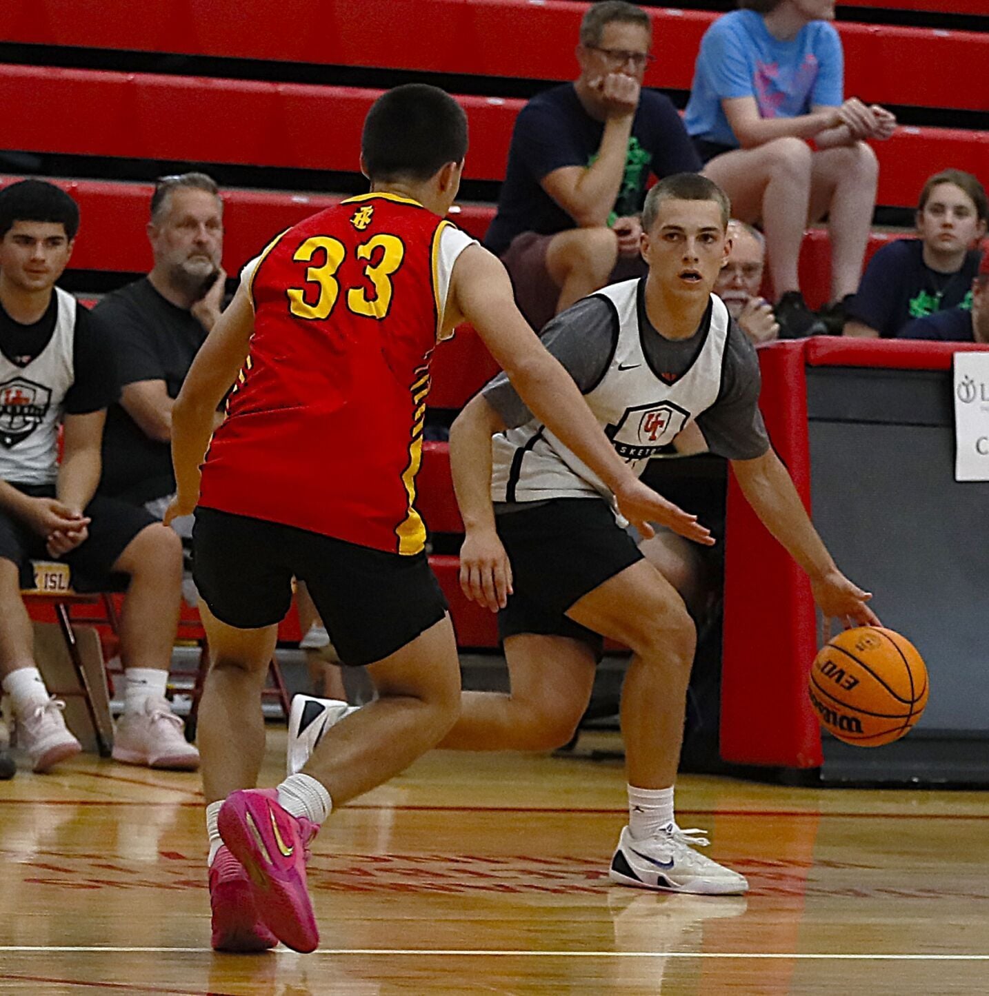 12 images from the Justin Sharp Memorial Shootout between United ...