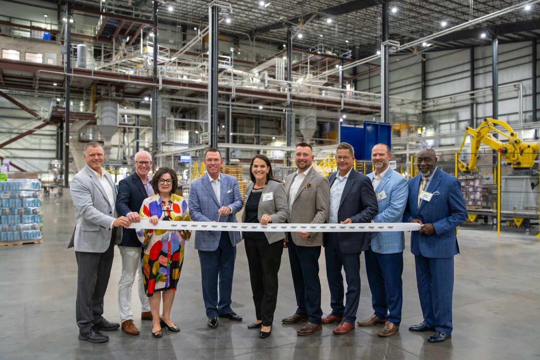 KENT WORLDWIDE celebrated grand opening of the World’s Best Cat Litter ...