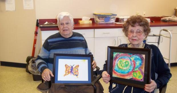 Alzheimer's patients express themselves through painting; art auction ...