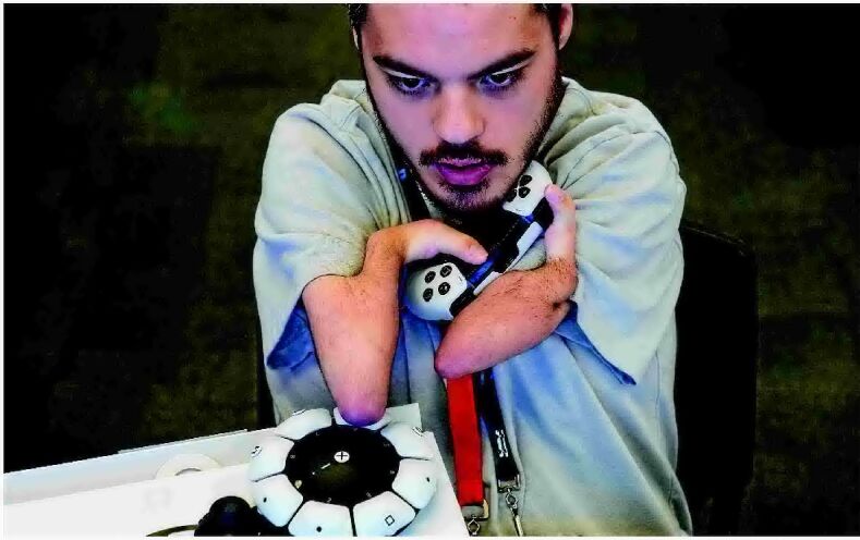 Sony's Access controller makes gaming easier for those with disabilities