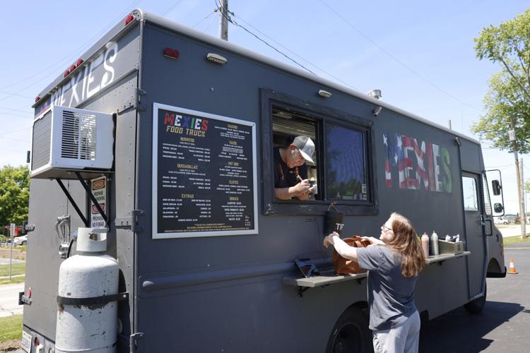 What food trucks are in the Quad-Cities? Here's a list
