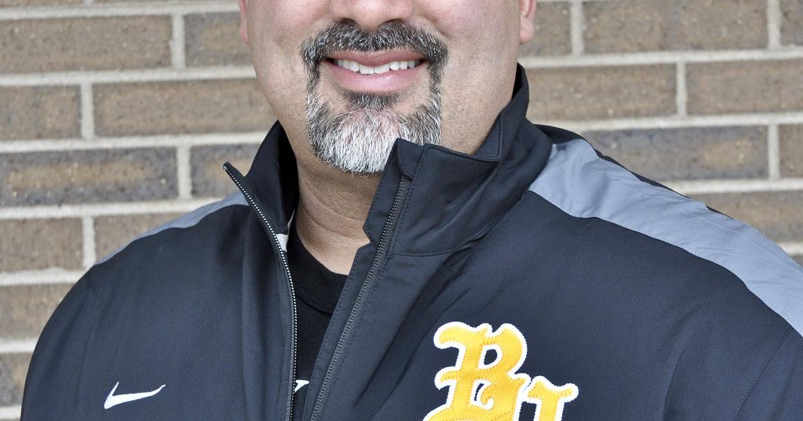 Humble Chavera notches 400th victory as BHC baseball coach