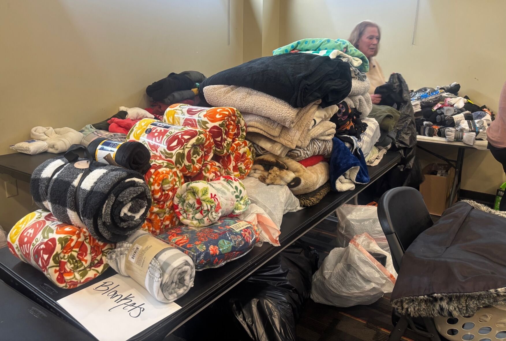 Rock Island's weekend shelter buoyed by volunteers, charity