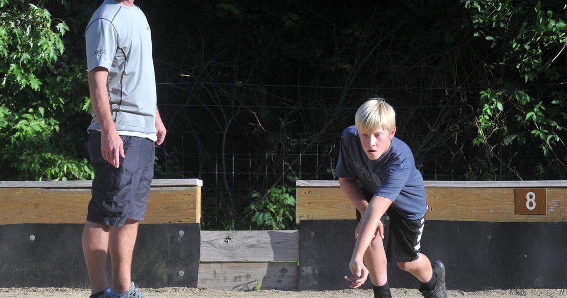 Hand-in-Hand rolle bolle pegs its 100th year