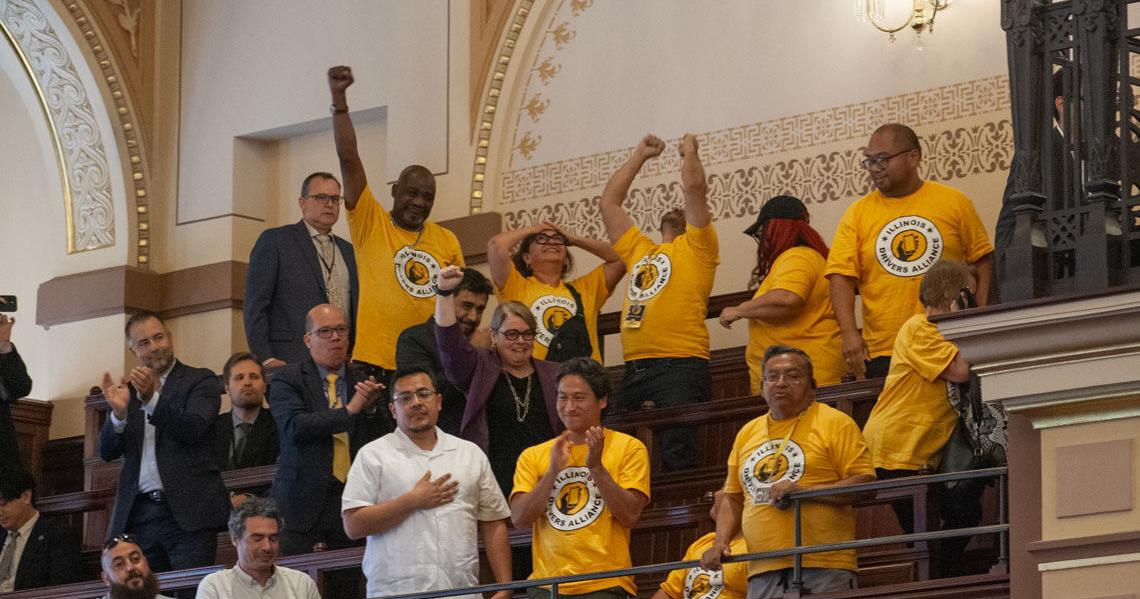 Rideshare drivers could unionize in Illinois under bill passed by ...