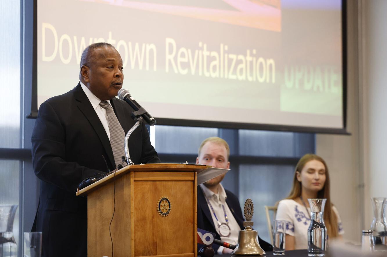 East Moline Mayor Reggie Freeman gives State of the City