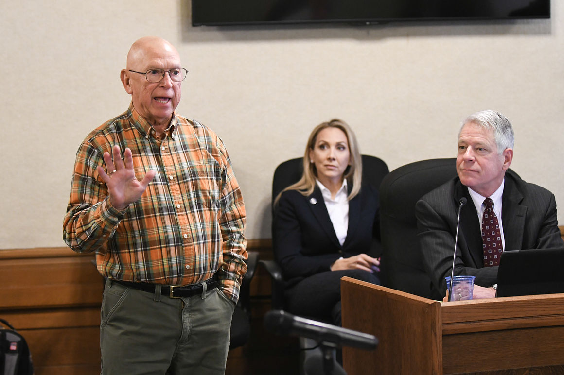 Vogelbaugh out of Moline mayor race, will back Acri